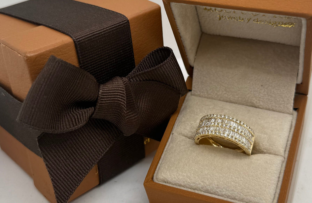 Ring 18kt Gold Baguettes and Diamonds – Albert Hern